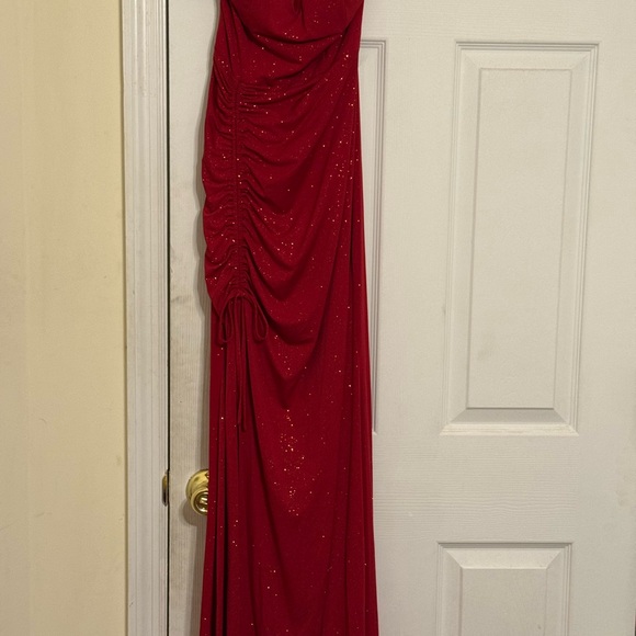 Windsor | Dresses | Windsor Red One Shoulder Prom Gown | Poshmark